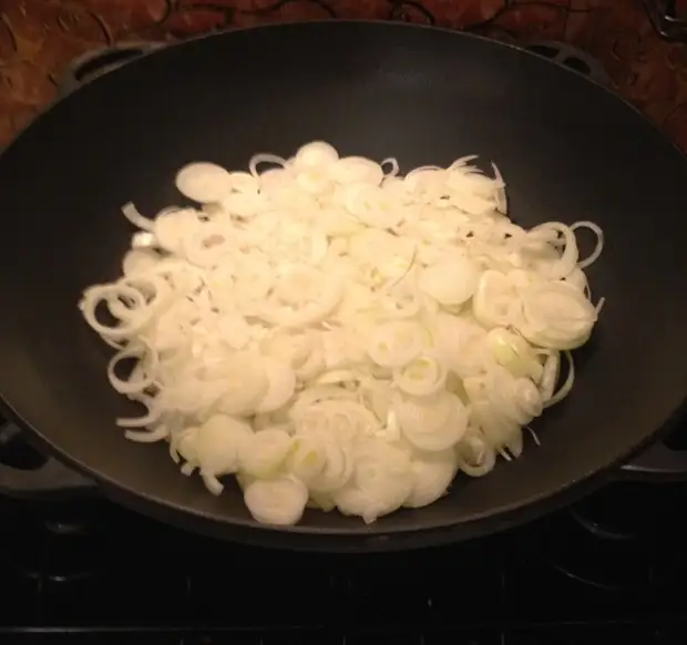 I-Basma kwi-cauldron ngokwe-recipe ye-Stalik Khankishiev yokutya, i-cauldron