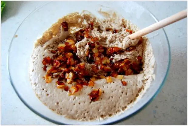 Pan de centeno y cebolla