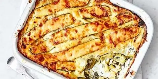 Retete de dovlecel la cuptor: lasagna de dovlecel cu spanac si mascarpone