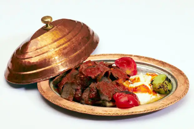 Hyunkyar Beendi adalah salah satu hidangan masakan Imperial Uthmaniyyah yang paling terkenal dan lazat