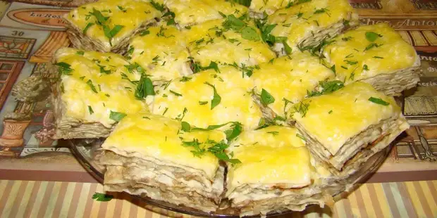 Pastel de lavash con champiñones y queso