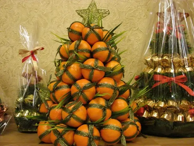 Árbol de mandarina de bricolaje para la mesa de Año Nuevo