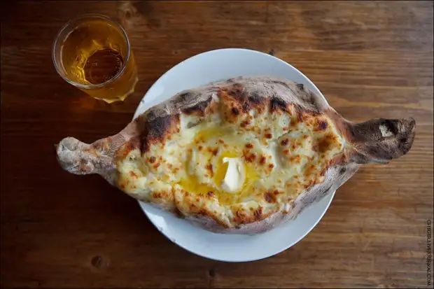 Kuidas valmib legendaarne khachapuri paat