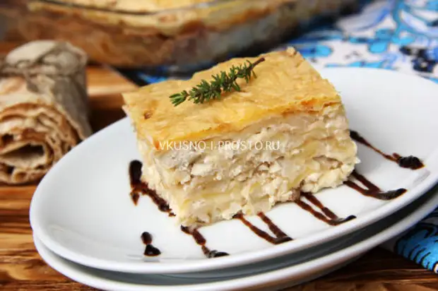 Girke-girke na sauri lavash lasagna tare da béchamel miya