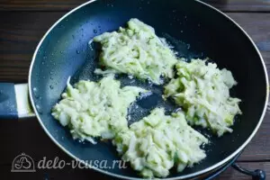 Li-cutlets tsa k'habeche tse nang le chisi e qhibilihisitsoeng: setšoantšo sa mohato oa 5