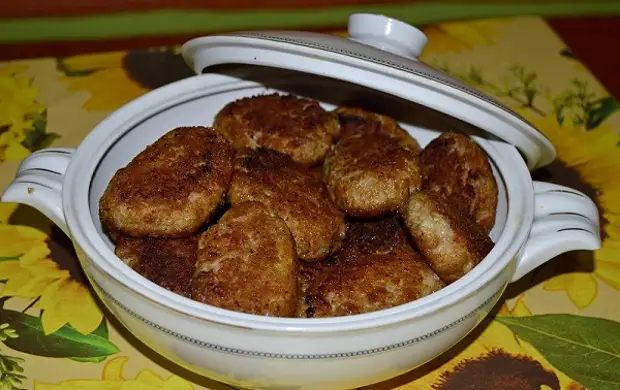 cutlets juicy នៅក្នុង oven នេះ។