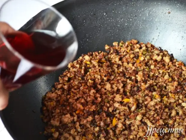 Bolognese med vin foto