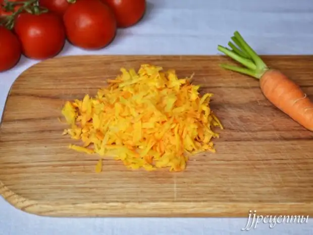 Grated carrots photo