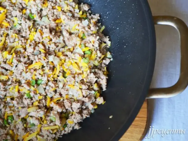 Minced bolognese photo