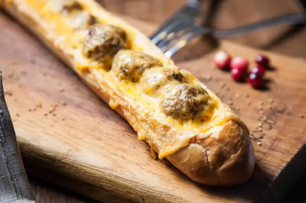 Stokbrood met gehaktballen