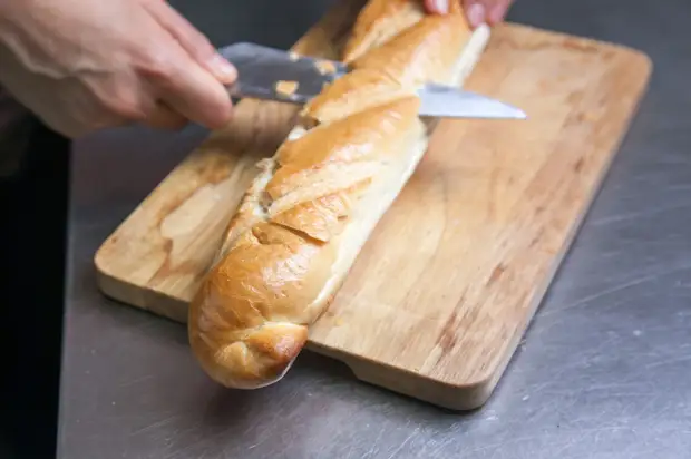 Baguette le liathróidí feola