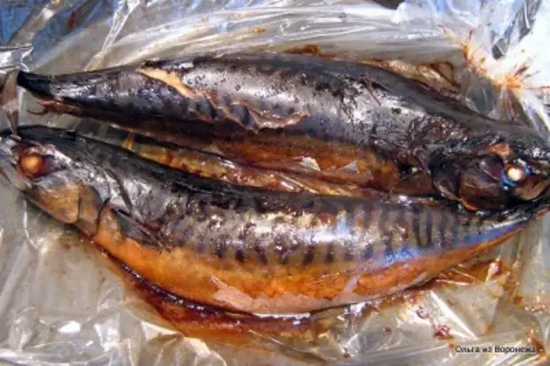 Ikan asap panas dalam kantong panggang
