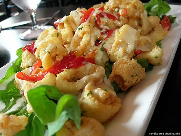 Come cucinare correttamente i calamari: bollire, friggere, farcire