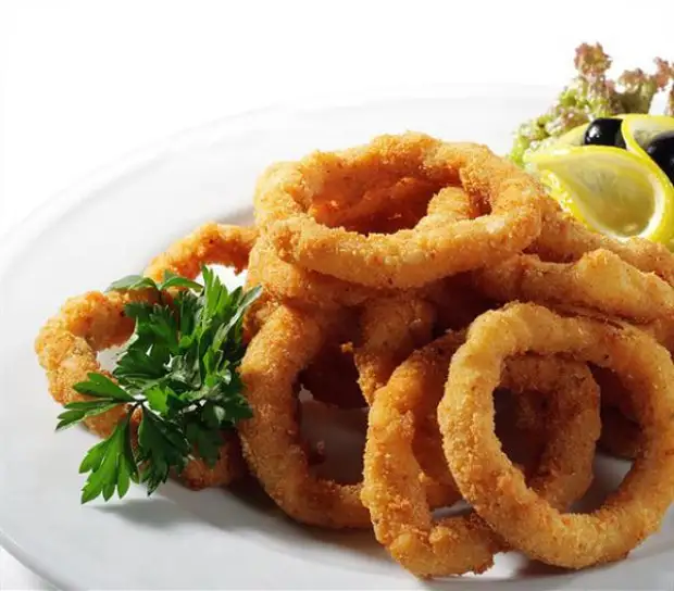 Come cucinare correttamente i calamari: bollire, friggere, farcire