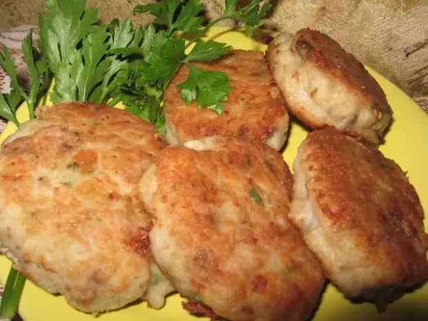 Cutlets, zrazy, Salads, ipanu - 16 ti o dara ju eja ilana