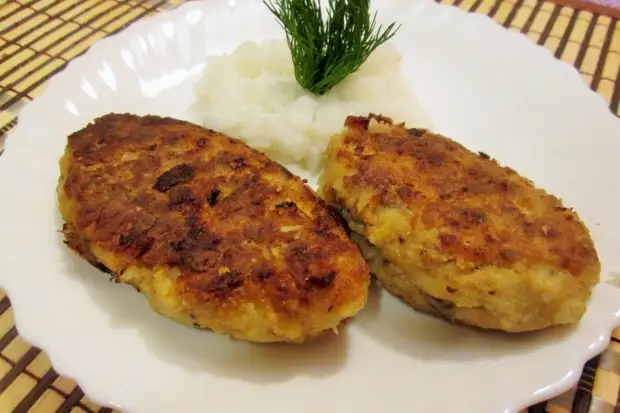 Cutlets, zrazy, Salads, ipanu - 16 ti o dara ju eja ilana