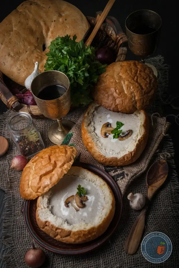 Zierje me hudhër në bukë. gatim, postim i gjatë, ushqim, nga Odessa me karota, sutjena, kuzhinë letrare, recetë