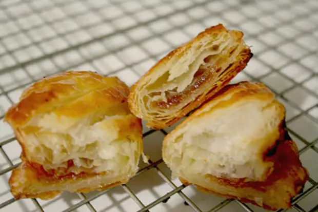 Kumaha puff pastries dipahat sareng dipanggang: kelas master