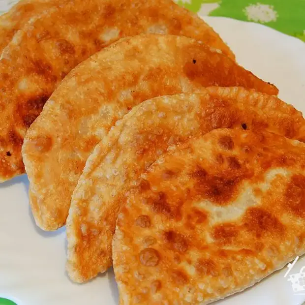 ਘਰੇਲੂ ਬਣੇ chebureks