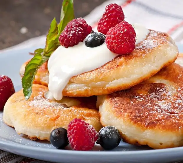 Leckeres und einfaches Hüttenkäse-Frühstück, das jede Gastgeberin zubereiten kann