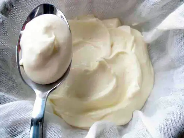 Jibini la kupendeza la mascarpone nyumbani