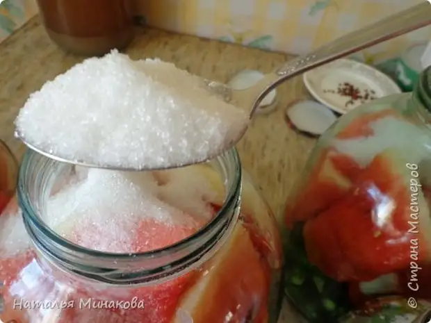 Želim podijeliti sa stanovnicima SM recept za berbu povrća. Po ovom receptu radim marinade skoro 30 godina. Možete posebno konzervirati krastavce, rajčice, a možete i sortirano povrće (rajčice + krastavci, rajčice + krastavci + lubenice, rajčice + krastavci + lubenice + kupus). fotografija 17