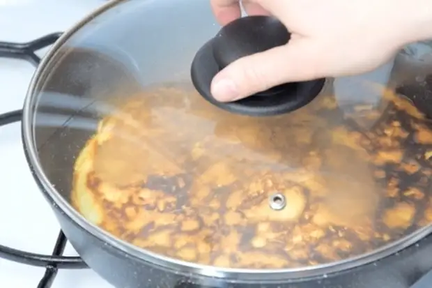 Luie khachapuri in een pan gedurende 10 minuten. heerlijke cheesecake als ontbijt: foto stap 5