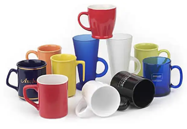 Mugs of different shapes and colors