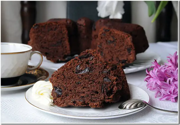 Yang paling - kek coklat paling banyak dengan prun dan walnut