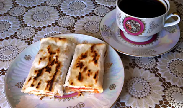 gray Quick recipes: lavash rushes to the rescue.