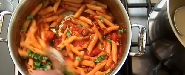 memasak pasta