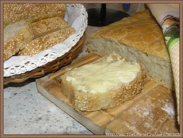 Homemade bread, nyias crust, crispy...