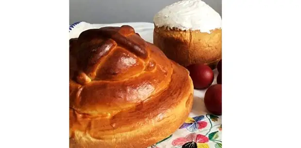 Amasiko Culinary Easter Russian. Imfihlakalo yekhekhe lePhasika nePhasika