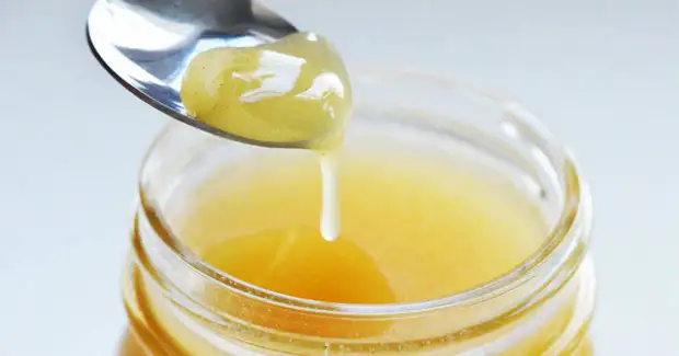 Hvorfor spise honning før sengetid: der sker fantastiske ting med kroppen!