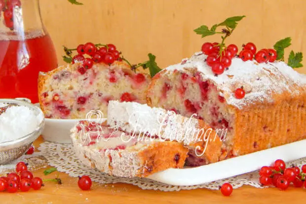 Wonderful red currant muffin