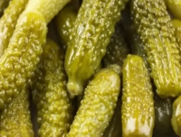 Lightly salted cucumbers: peb ceev zaub mov txawv thiab ua noj ua haus tricks