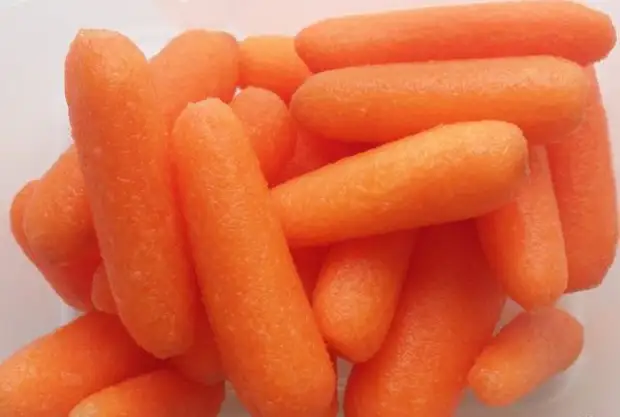 gamay nga carrot nga litrato