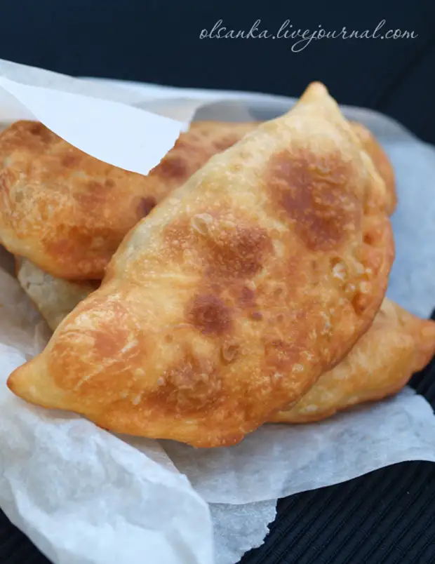 Chebureks ជាមួយដំឡូង