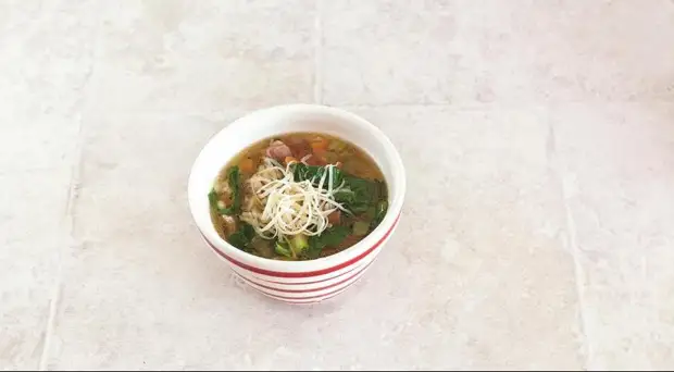 Minestrone ẹfọ ti o ni itara pẹlu barle ati awọn bọọlu ẹran. Igbesẹ 7