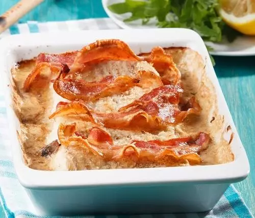 Cod baked with bacon / Photo: Oleg Kulagin / BurdaMedia