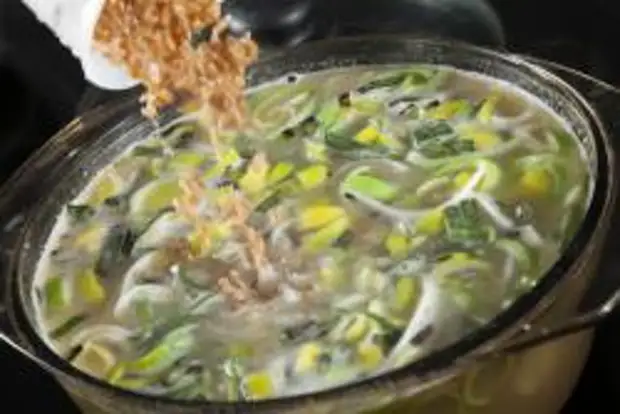 Арменска супа с праз и спелта