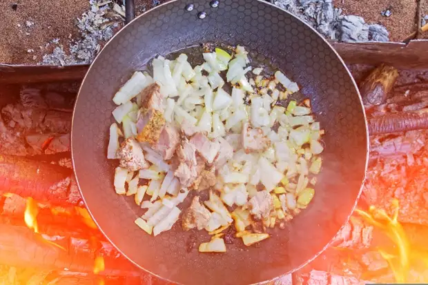 sopa con repollo salado