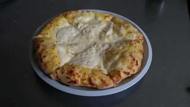 Megrelian khachapuri