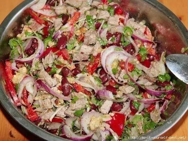 Bønnesalat "Kievsky"