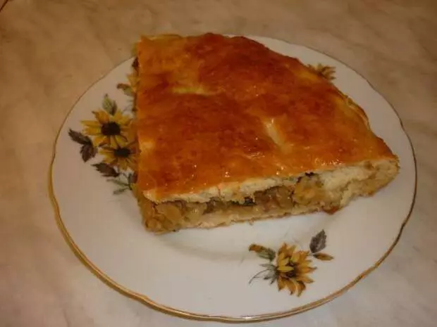 Torta com repolho e cogumelos. Receita básica "Massa como fofo"