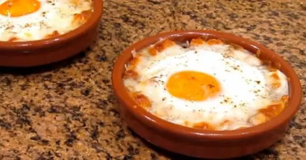 La famosa receta del huevo napoleónico. ¡El plato más delicado!