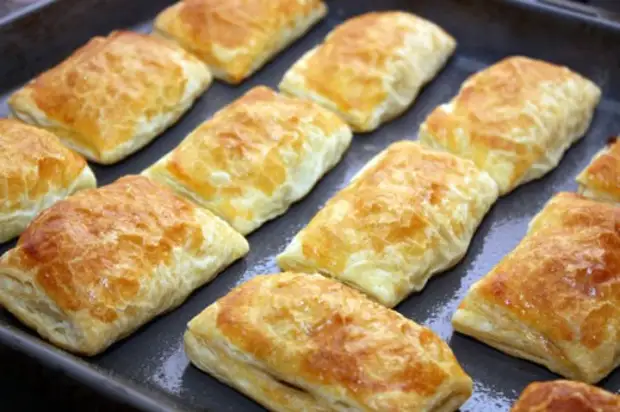 Puff pastry pies hamwe nibyuzuye bishimishije