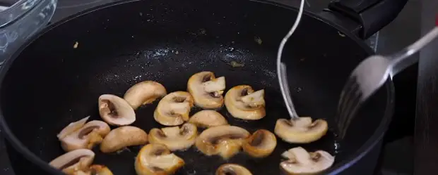 きのこ入りポテトパイ