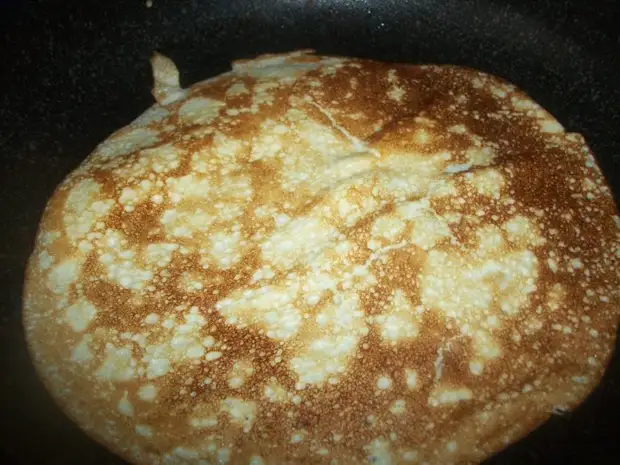 pancakes របស់ Tsar ជាមួយទឹកជ្រលក់