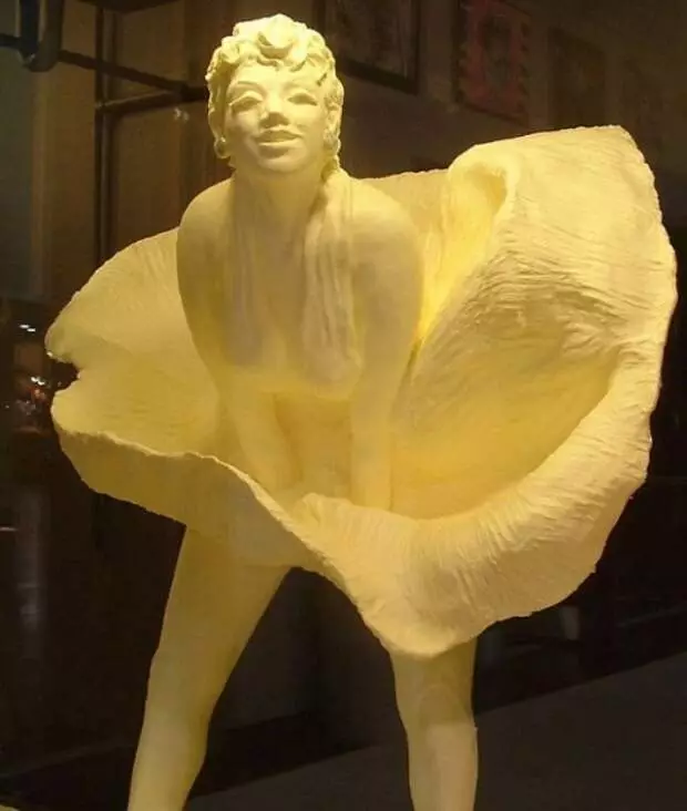 Mga nakamamanghang oil sculpture